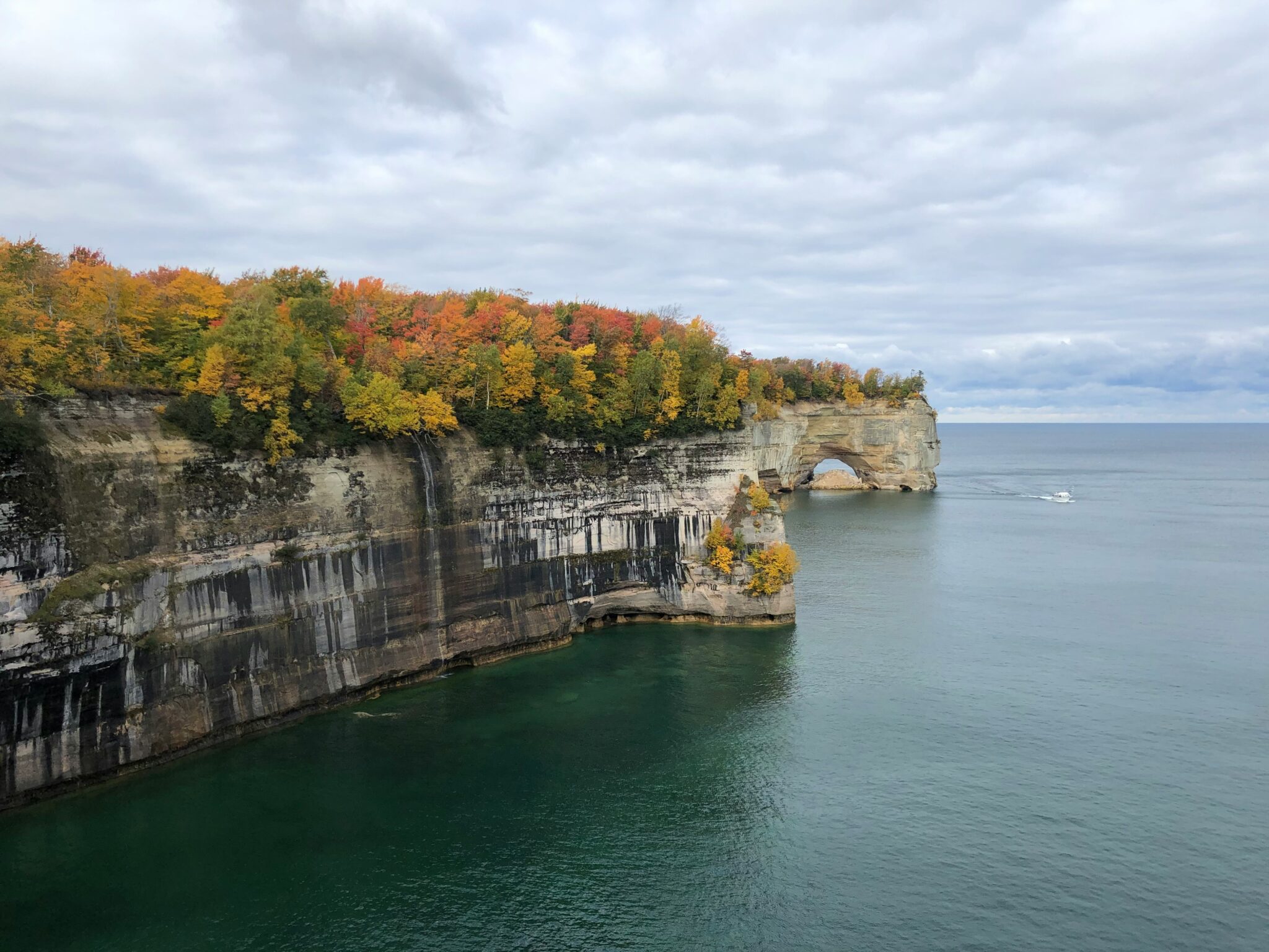 Fall Colors in Michigan's Upper Peninsula: Discover Nature's Beauty